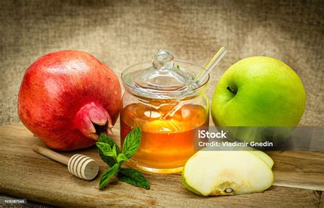 로쉬 하샤나 석류 사과와 꿀 유대인 새해 축하를위한 전통 음식 Rosh Hashanah 개념에 대한 스톡 사진 및 기타 이미지 Istock