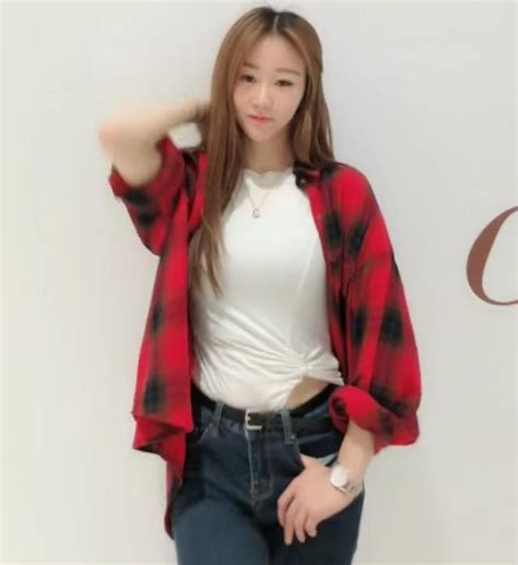 縱然傷心也不要愁眉不展 因為你不知是誰會愛上你的笑容 每日頭條