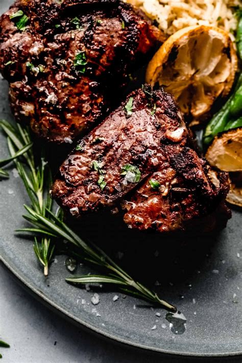 Marinated Lamb Chops With Rosemary And Garlic