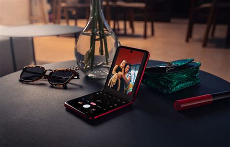 한국에 출시되는 모토로라 폴더블 폰 레이저40 울트라 Techg