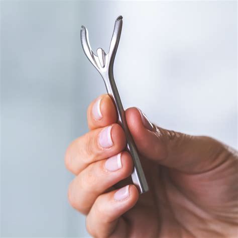 Friendly Floss The Reusable Floss Holder Replacing Single Use Picks Use