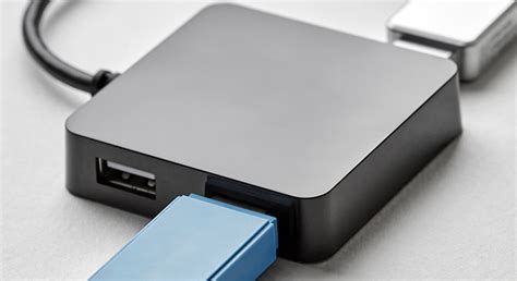 Itにおける「ハブ」とは？ 意味や種類、ルーターとの違いを解説