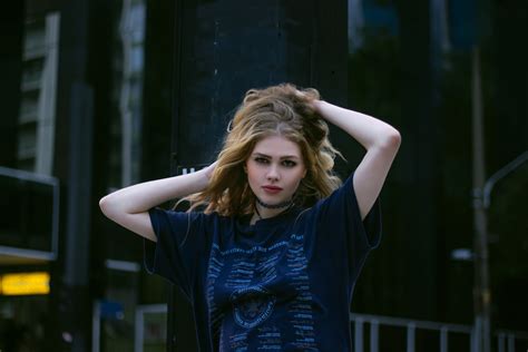 Women Model Redhead Long Hair Jenny Osullivan Looking Down Face Hands On Head Hands In Hair