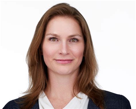 Headshots Vs Portraits Whats Right For Your Website Sam Headshots