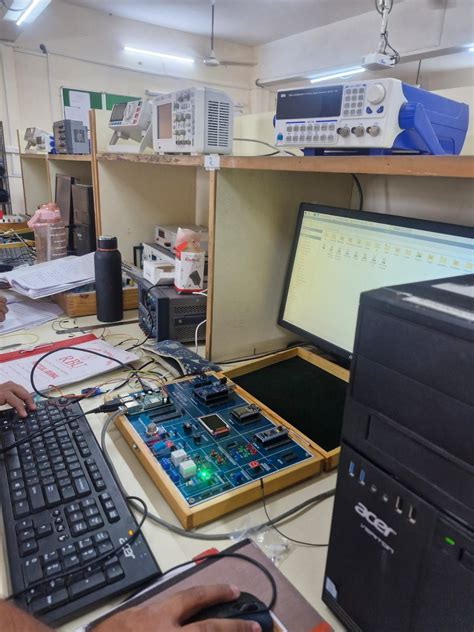 College Electronics Lab College Lab Electronics