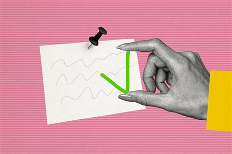 복합 크리 에이 티브 아트 콜라주 손 체크 표시 기호 메모 시트 게시판 확인 투표 페인트 배경에 고립 된 0명에 대한 스톡 사진 및 기타 이미지 Istock