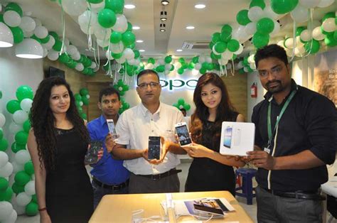 Oppo Global Smartphone Company Opens Its First Major Flagship Store In North India Newznew