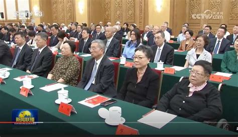 邓小平120周年冥诞邓家后人齐亮相 嫡孙邓卓棣惹关注