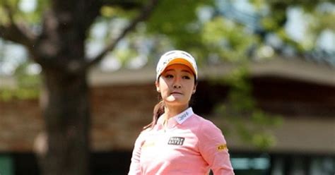 포토 타구 바라보는 오지현