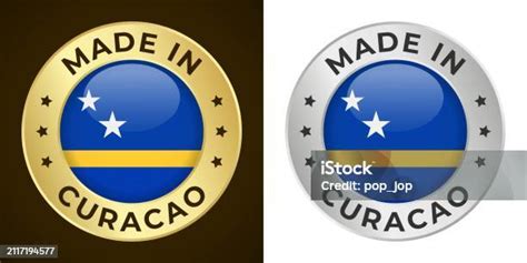 Made In Curacao 벡터 그래픽 둥근 금색과 은색 라벨 배지 엠블럼은 Curacao의 국기와 Curacao에서 만든 텍스트로 설정됩니다 흰색과 어두운 배경에 고립됨