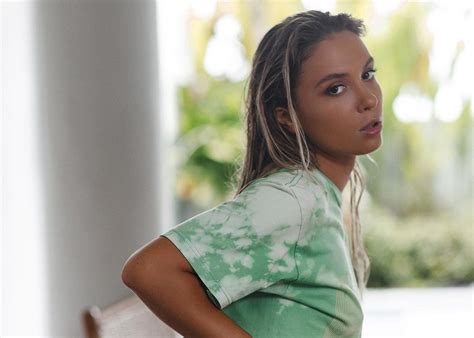 Polly Model Bio Age Height Wiki 😍 Models Biography