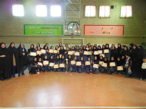 قهرمانی تیم 17 شهریور در مسابقات بسکتبال متوسطه دوره اول دختران شاهرود