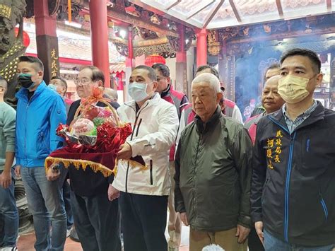 侯友宜初二到三重新莊拜廟祈福 邀大家賞燈會 外出走春