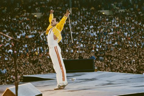 Subhastat Aquest Objecte Dús Habitual De Freddy Mercury Pel Preu Dun