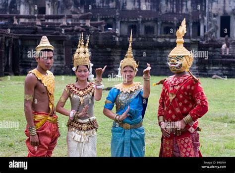 Cambodian Khmer Men And Women Dressed As Apsara Celestial Heavenly