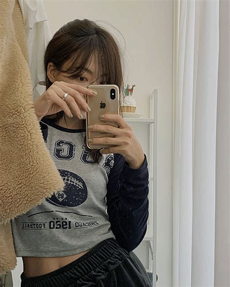 럭비 크롭 티셔츠 에이블리