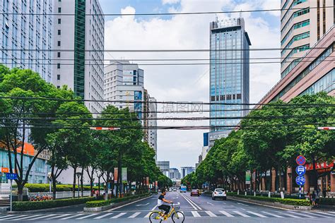 街道斑马线高清图片下载 正版图片500524022 摄图网
