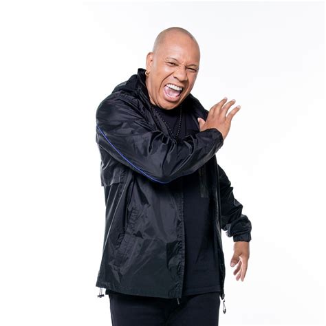 Anderson Leonardo Do Grupo Molejo Apresenta Melhora Mas Pernamece