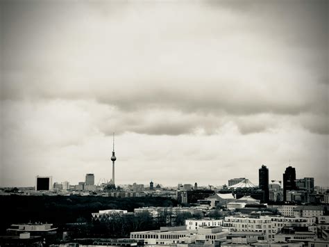 건물 건축 경치가 좋은 고층 건물 관광 명소 구름 구름 낀 하늘 도시 도시 경관 도시 인프라 도시 지평선 도시 풍경 도시의 도심 독일 독일 건축