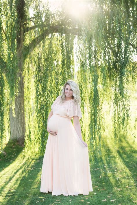 Maternity Photos And 27 Week Bumpdate The Red Closet Diary