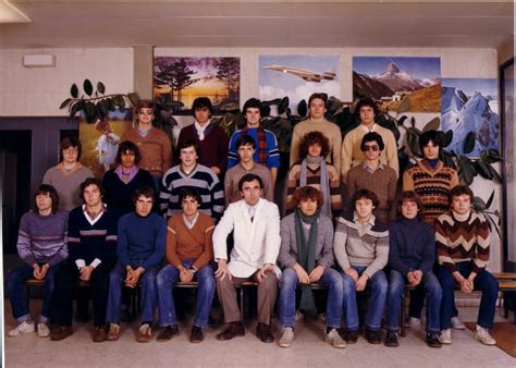 Photo De Classe Cap Dessin Industriel 2éme Année De 1981 Lycée Privé