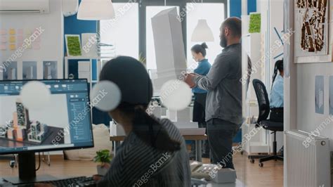 Architect Analyzing Building Model And Maquette In Architectural Office 이미지 1492654540 게티이미지뱅크