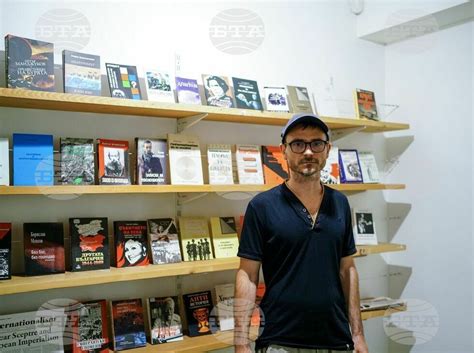 Институтът за съвременно изкуство София организира среща разговор с Камен Стоянов за изложбата