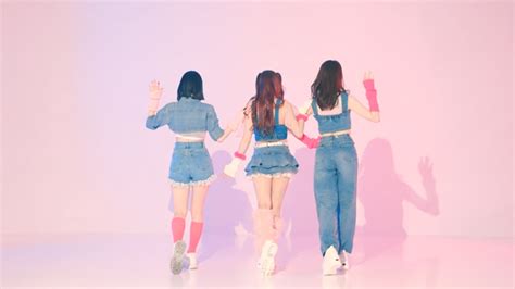 踊ってみた女子 3がボカロ曲でカッコよく魅せる！ 80sシティポップ風の衣装にも注目 ニコニコニュース オリジナル