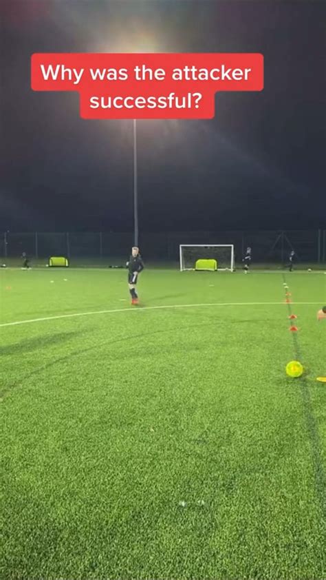 1v1 Attacking Soccer Drill ⚽️ Key Things The Attacker Did To Beat The