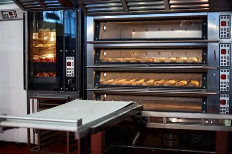Key Differences Between Convection Bake And Convection Roast
