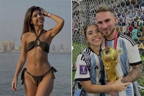 Argentina Fans Celebrate World Cup At Landmark Sexiest Fan Said She D Run Naked Around Daily
