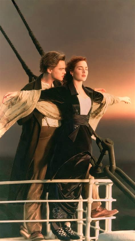 Titanic Pose