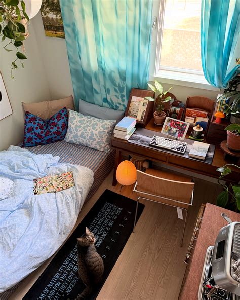 슬하홈🍃 비가 많이 와서 그런지 몸이 깔아지네요 내일도 모레도 날씨가 안좋다는데 저혈압은 힘들어🤦🏻‍♀️ Instagram