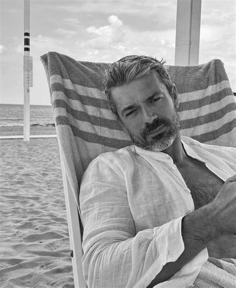 Luca Argentero 🖤 Libri Musica Film Attori Pose Fotografiche Maschili