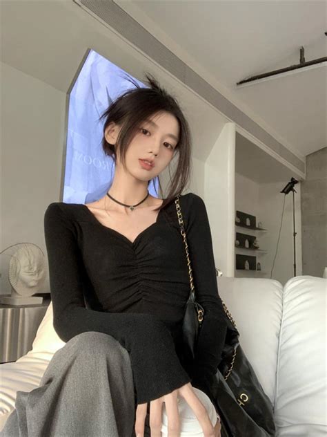 여성 골지 스퀘어넥 슬림핏 타이트 쫄니트 셔링 볼륨 니트 크롭티 이너티긴팔 검정 쭉티