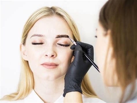 Что выбрать для окрашивания бровей - хну или краску, советы бровиста