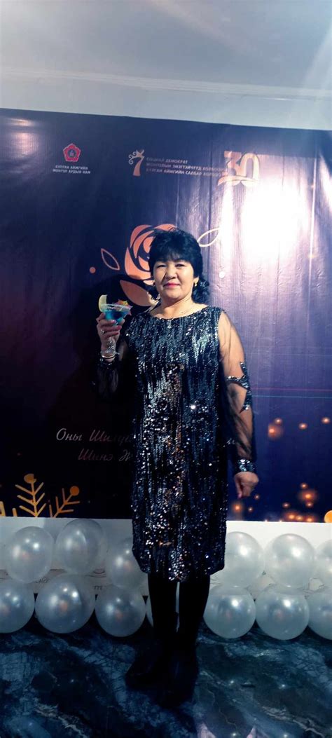 Buynaa Сайхан ээждээ төрсөн өдрийн баярын мэнд хүргэе таньдаа хайртай шүү 🥰 амьдралд хөлөө