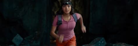 Dora Costume Guide Isabela Moner In Dora And The Lost City Of Gold