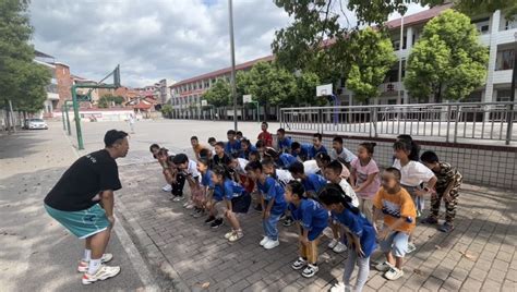 湖南师大学子三下乡：生命安全教育第一课——防溺水课程 多彩大学生网
