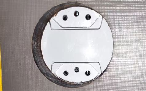 Casal De Turistas Encontra C Mera Espi Dentro De Tomada Em Resort Em Pernambuco Blog Da Polo