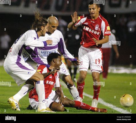 Colombias Leider Preciado Center Of Independiente Santa Fe Of
