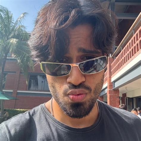 Mushfikun Noby Mushfikun Noby Updated His Profile Picture