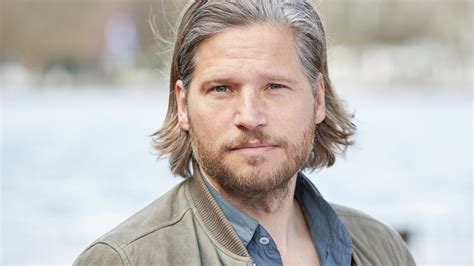 Schauspieler Ströbel Bei Den „bergretter“ Drehs Klimawandel Spürbar