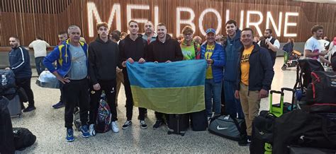 Національна збірна команда України з плавання прибула до Мельбурна Австралія Федерація