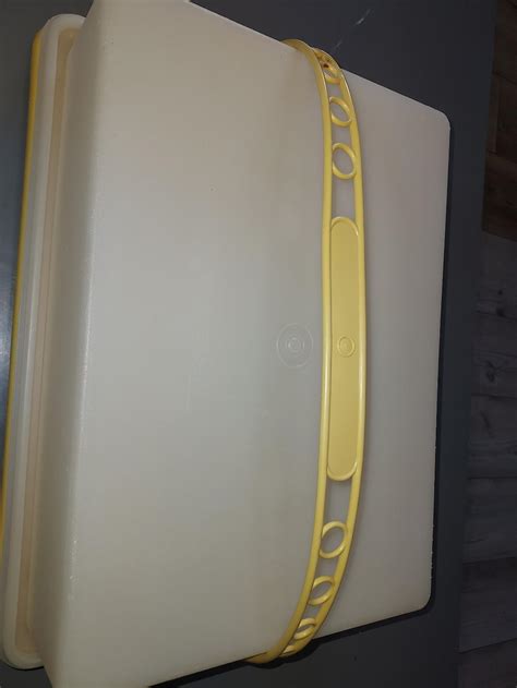 Tupperware 16 In Cake Pans Mercari