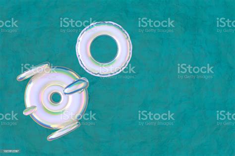 풍선 반지와 수영장에서 플라밍고 여름 휴가 개념 무지개 빛깔의 색상 0명에 대한 스톡 사진 및 기타 이미지 0명 3차원 형태 개념 Istock