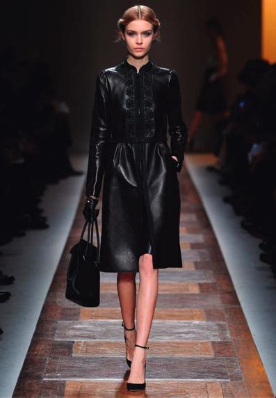 Elles Aiment Un Automne Sex Appeal Chez Valentino