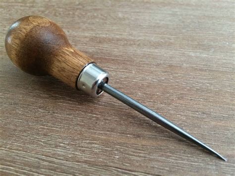 Leather Awl How It S One Of The Most Handy Leather Tools