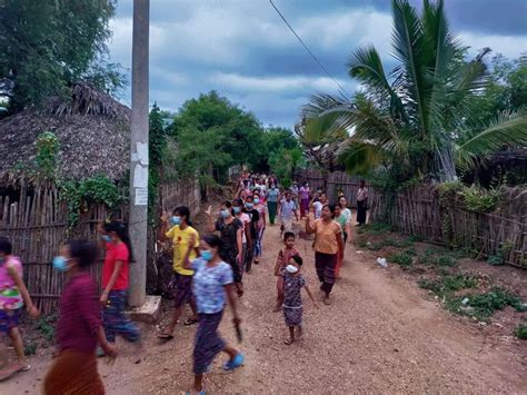 ယင်းမာပင်မြောက်ခြမ်း ရွာပေါင်းစုံ သပိတ်စစ်ကြောင်း စစ်အာဏာရှင် တော်လှန်ရေး ချီတက် ဆန္ဒပြ Khit