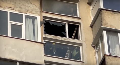 ОТ ПОСЛЕДНИТЕ МИНУТИ Майка с трите и деца са в огнен капан гори жилището им в Бургас ОБНОВЕНА